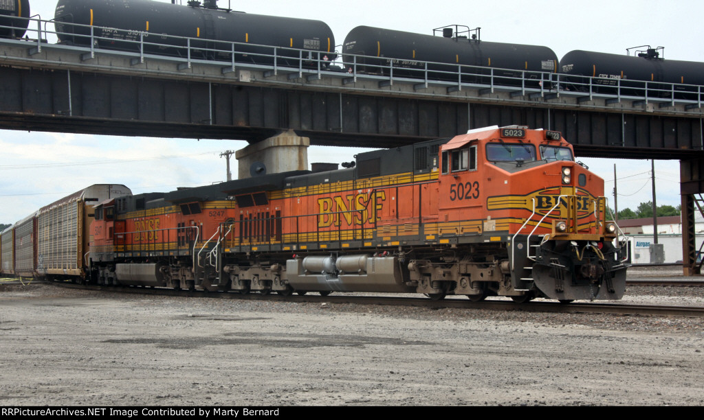 BNSF 5023 and 5247